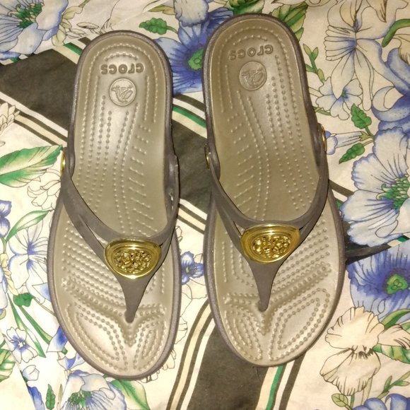 CROCS | Shoes | New Girls Crocs Brown With Gold Metal Front Gold ...